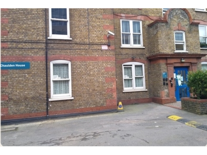 Available for Rent - 1 bedroom, 4th Floor Flat in Hackney. Over 55's Only